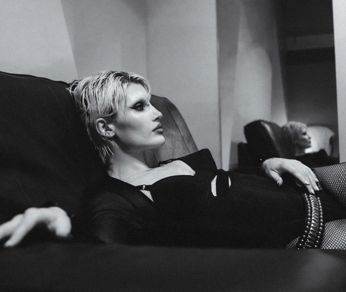 Cassyette reflects on the death of her father on new single, "When She ...