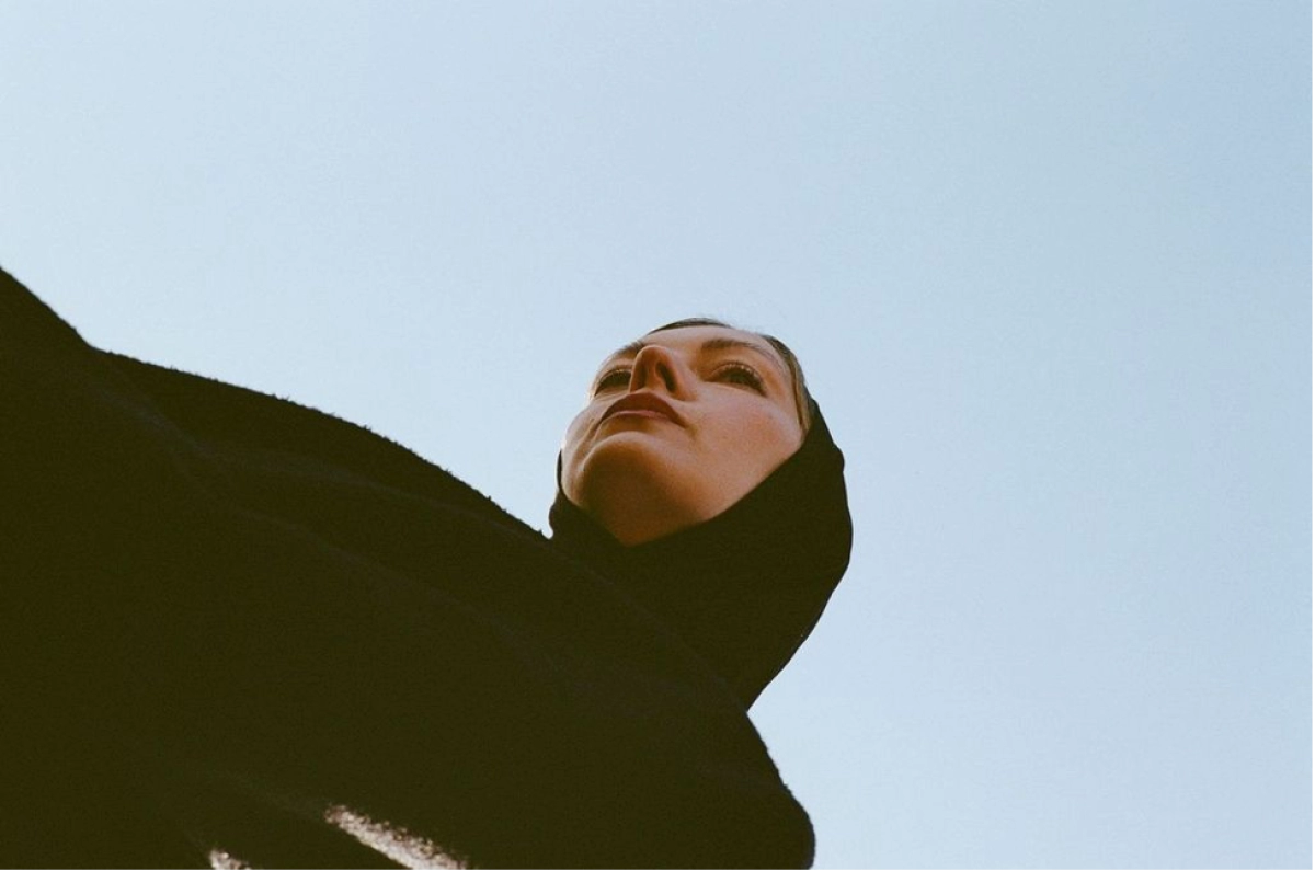 Rosie Lowe returns with new single, "Mood To Make Love” | The Line of ...