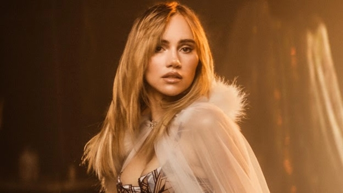 Suki Waterhouse presents new single, "Model, Actress, Whatever" | The ...