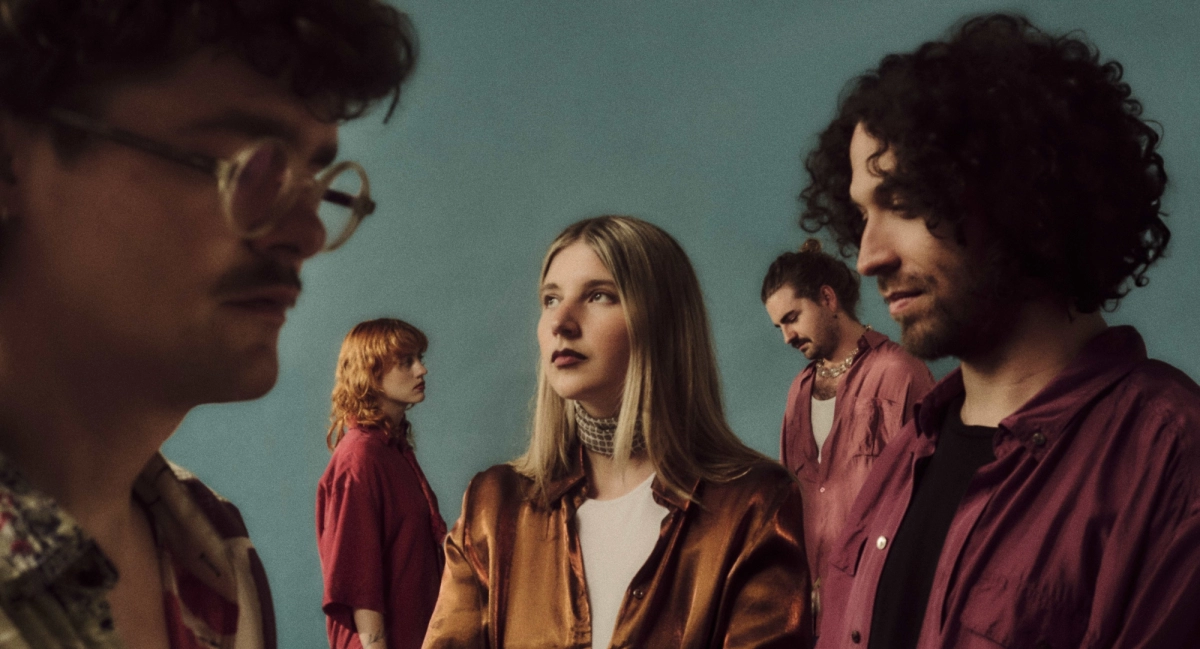 Soft Loft sign to PIAS Recordings and share new single, "Leave The Light On" | The Line of Best Fit