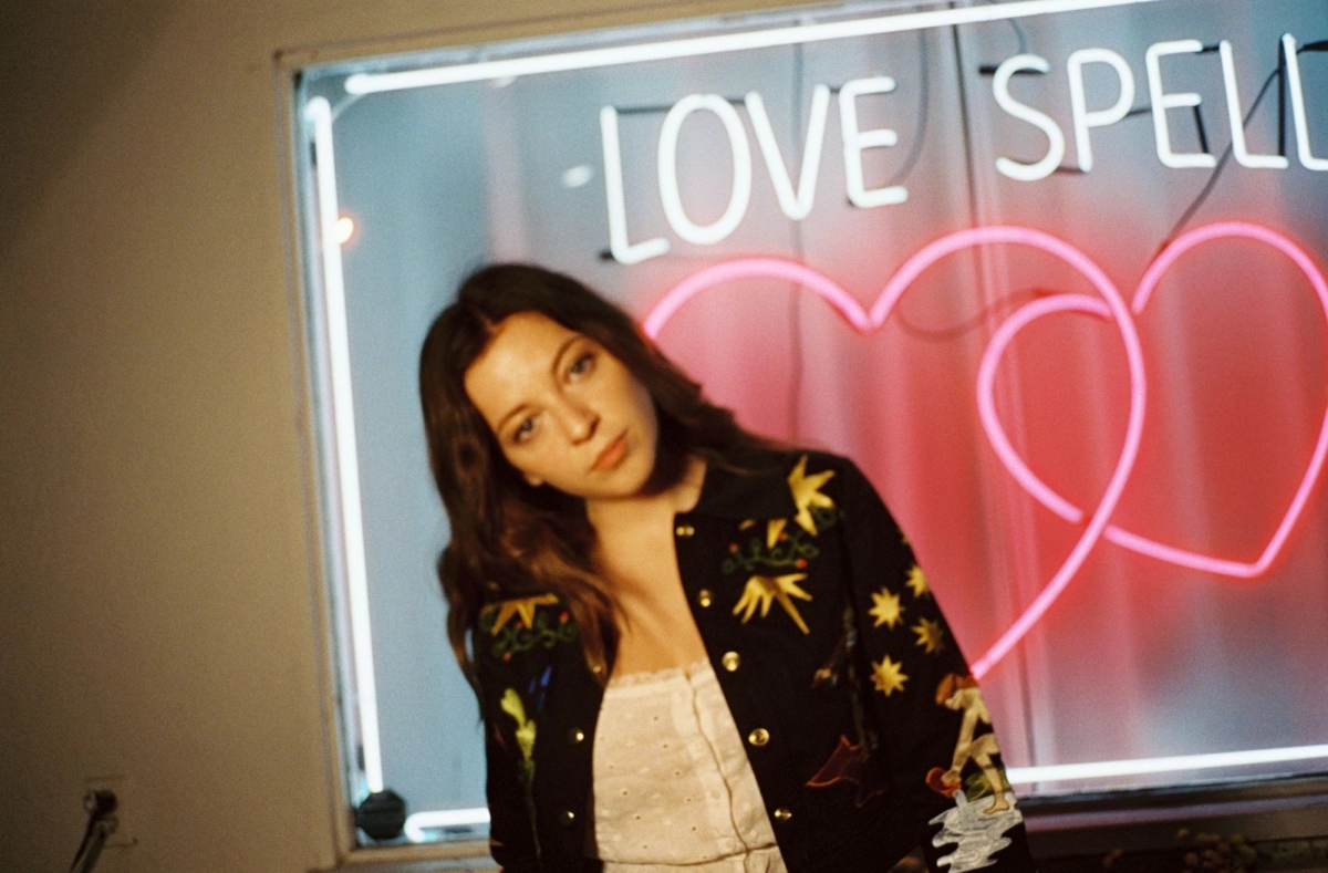 Jade Bird reveals new album preview, "Avalanche" | The Line of Best Fit