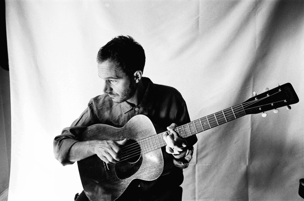 Tom Smith of Editors unveils debut solo track, "Lights Of New York City ...