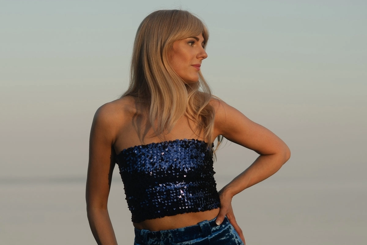 Ani Glass shares new single "Phantasmagoria" | The Line of Best Fit