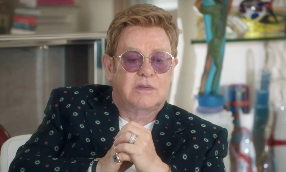 Elton John reveals he has lost his eyesight: "I can’t read anything. I ...