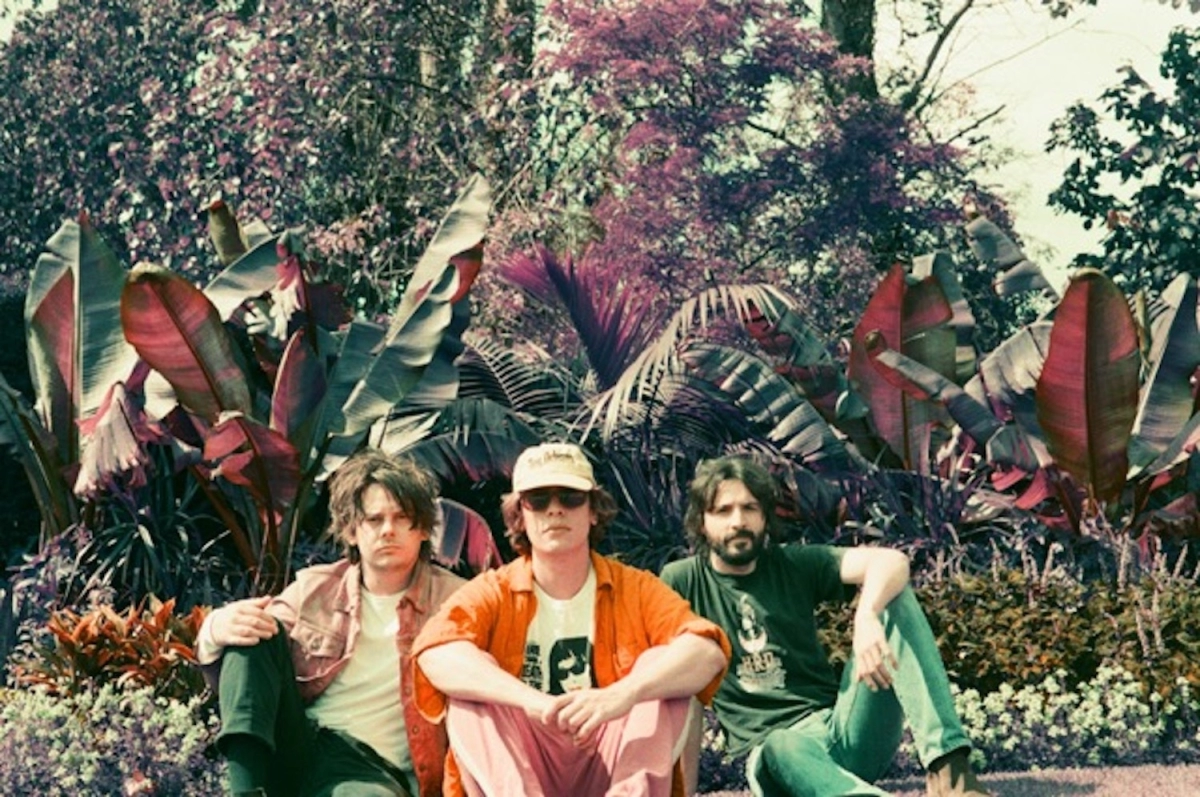 Yak announce new EP with psych-tinged lead single "Am I A Good Man ...