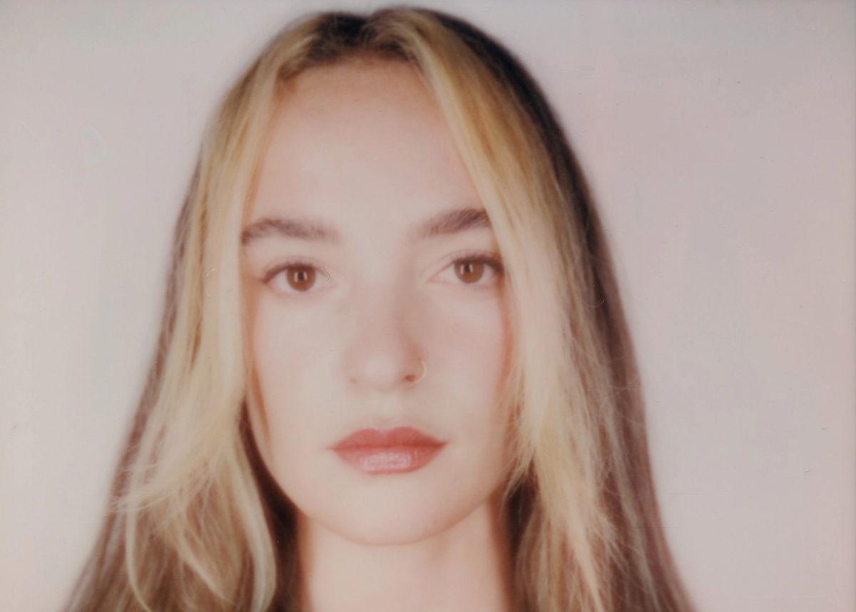 néomí reaches out with a trembling hand on “skipping stone” | Best Fit ...