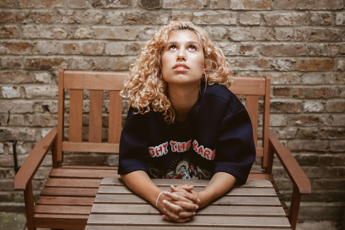 New gen popstar RAYE is ripping up the rulebook | Interview | The Line ...